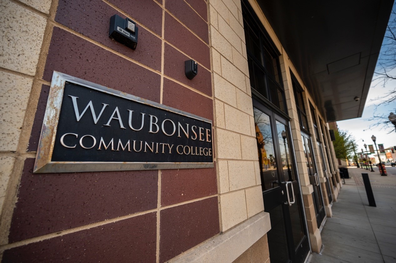 Waubonsee’s Aurora Downtown Campus Offering Bilingual Campus Tours to the Community | Waubonsee ...