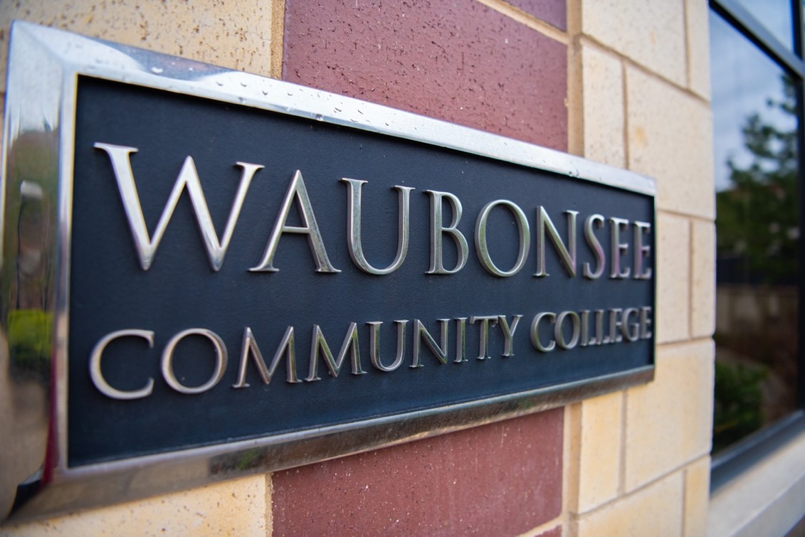 Waubonsee to Host Bilingual Tours at Aurora Downtown Campus, April 1 | Waubonsee Community College