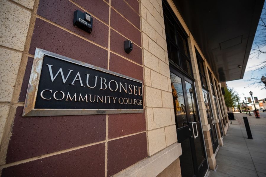 Waubonsee’s Aurora Downtown Campus Offering Bilingual Campus Tours to the Community | Waubonsee ...